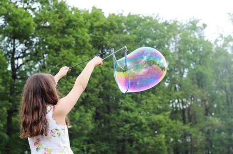 Bubble Solution: The 1940s Invention That Made Bubble Blowing Magical ...
